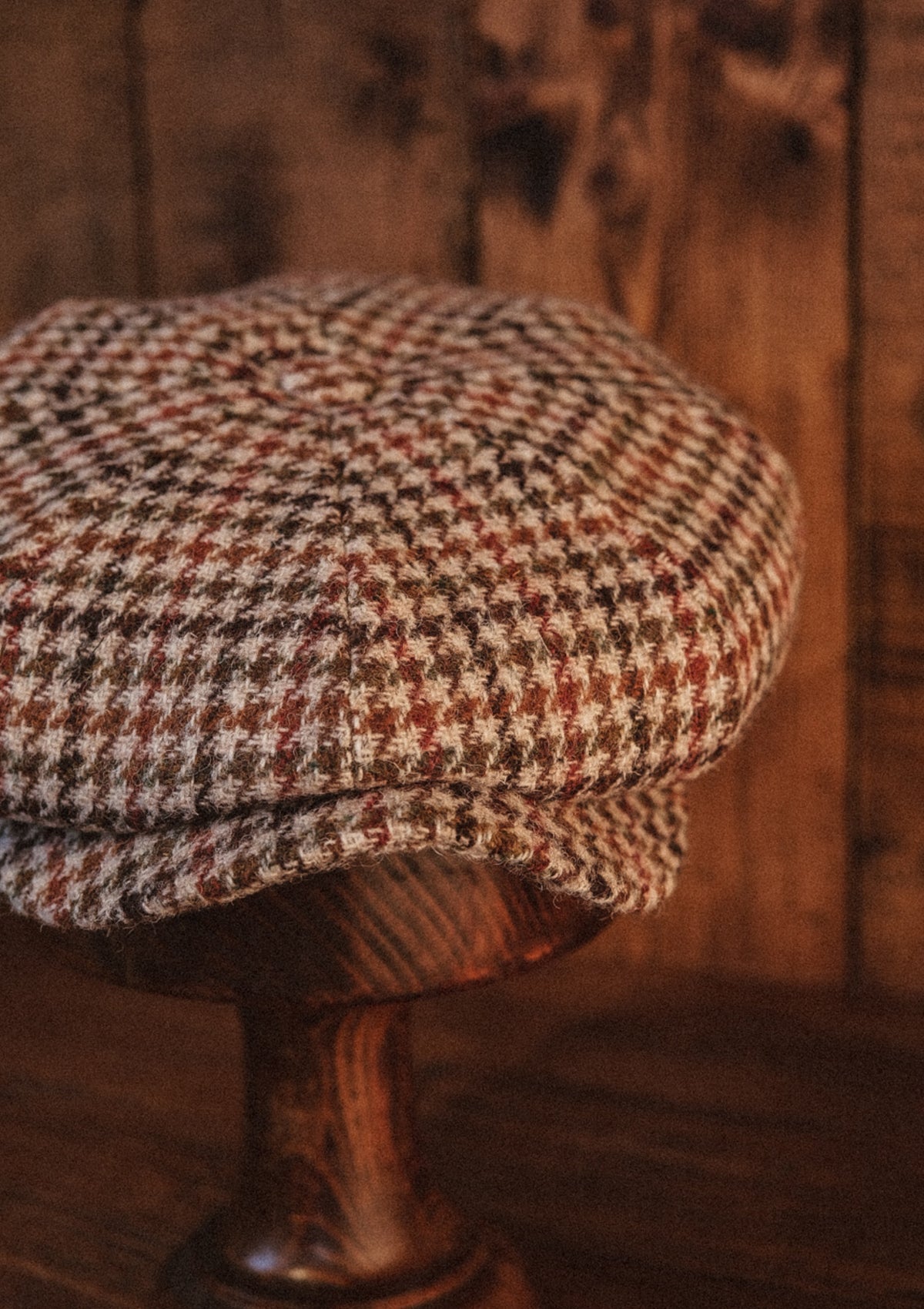 Torrington Baker Boy - (Mid Width) Camel Houndstooth Harris Tweed ...