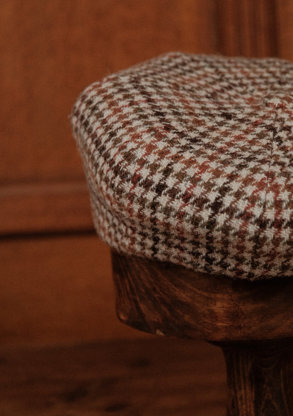 Torrington Baker Boy - (Mid Width) Camel Houndstooth Harris Tweed ...