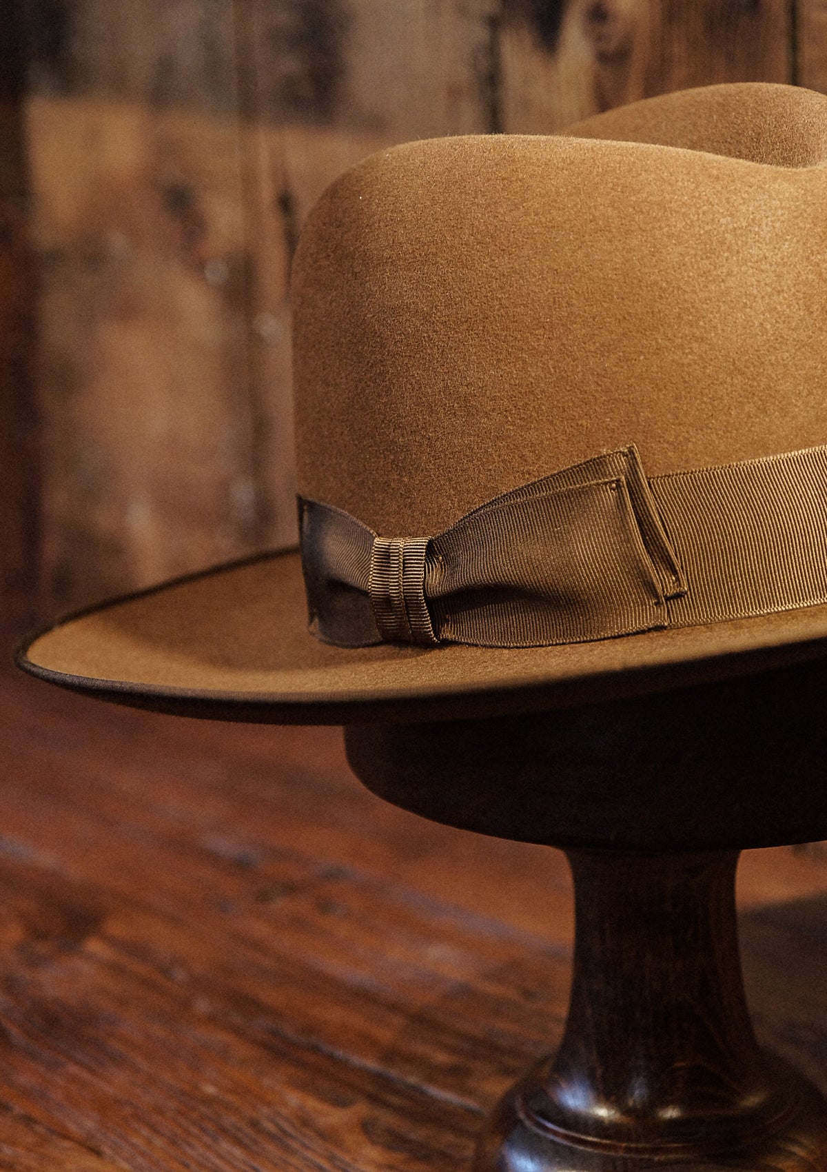 Barbosa Flat Brim Fedora - Driftwood – Thomas Farthing London