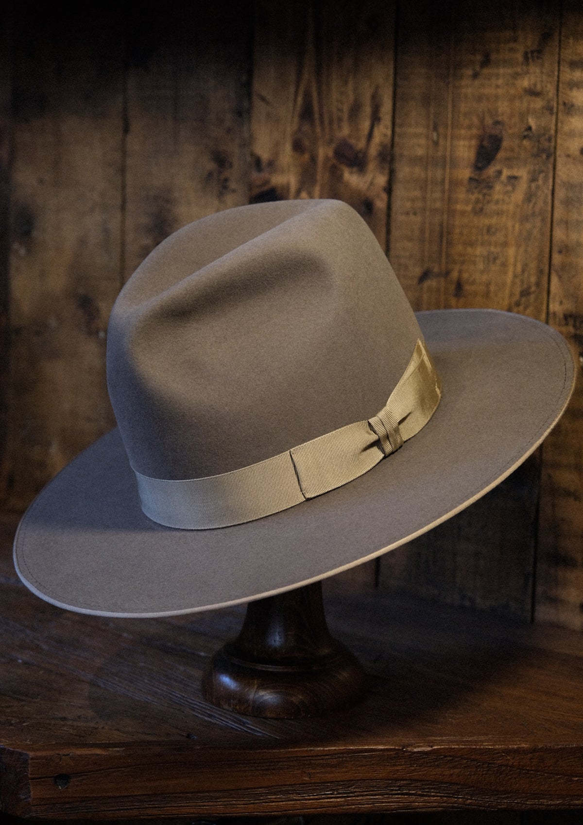 Barstow Flat Brim Fedora - Light Grey – Thomas Farthing London